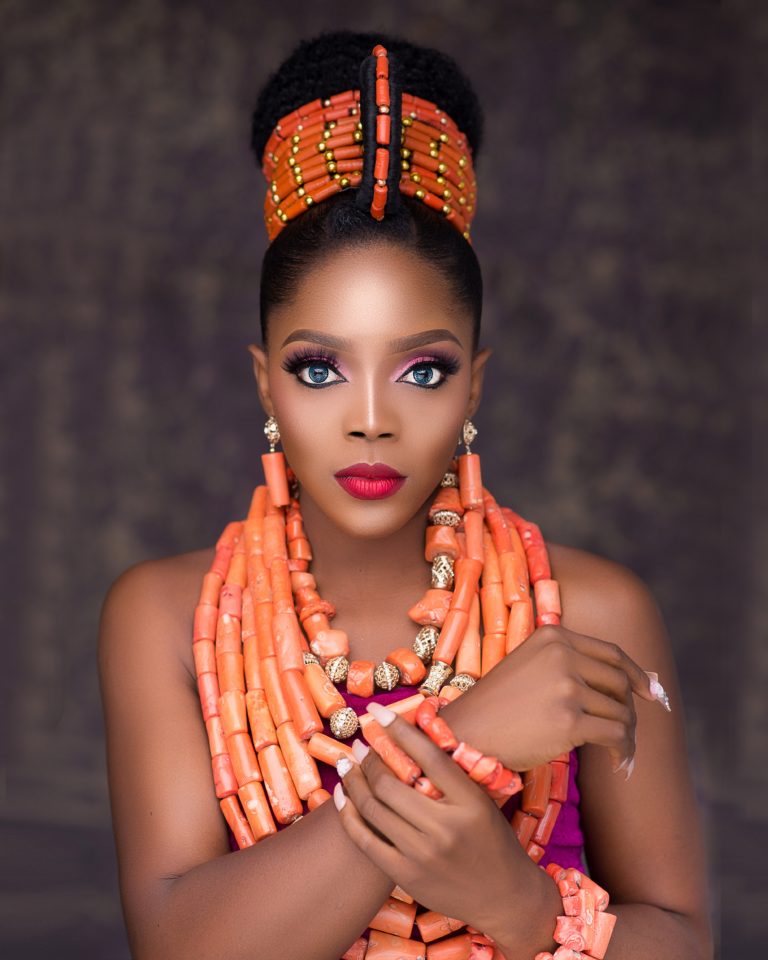 Red Lips x Coral Beads did Bring Out The Beauty in This Edo Bridal Look ...