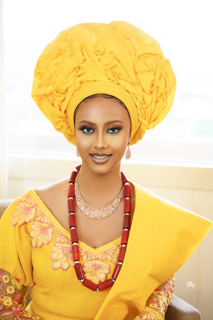 You can Shine Like The Sun in This Yellow Traditional Look