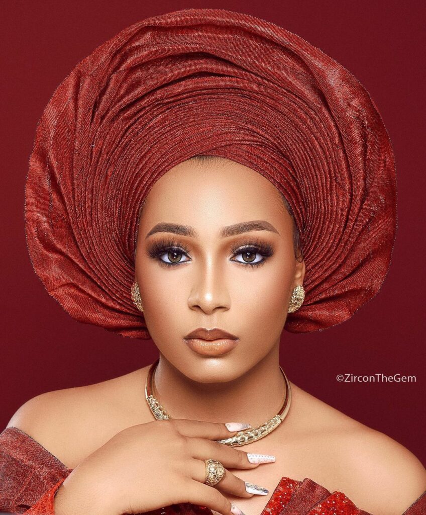 Rocking Monotone Red on Your Trad is a Sure Slayer Guide!