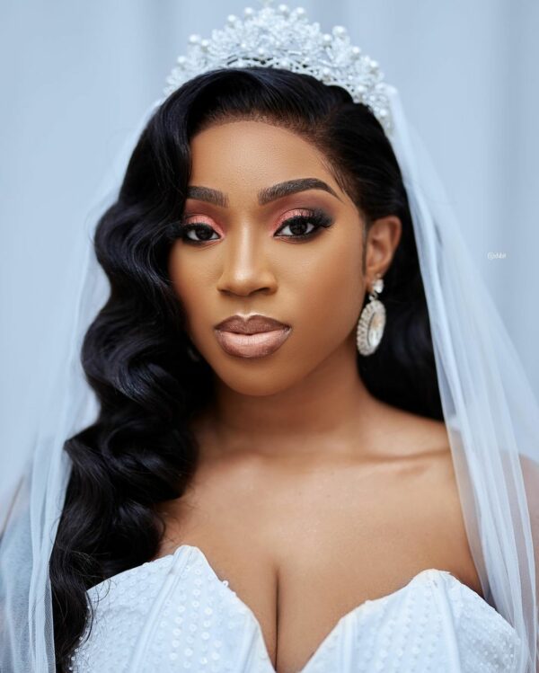 Grace Your Big Day Elegantly With This Beauty Look!