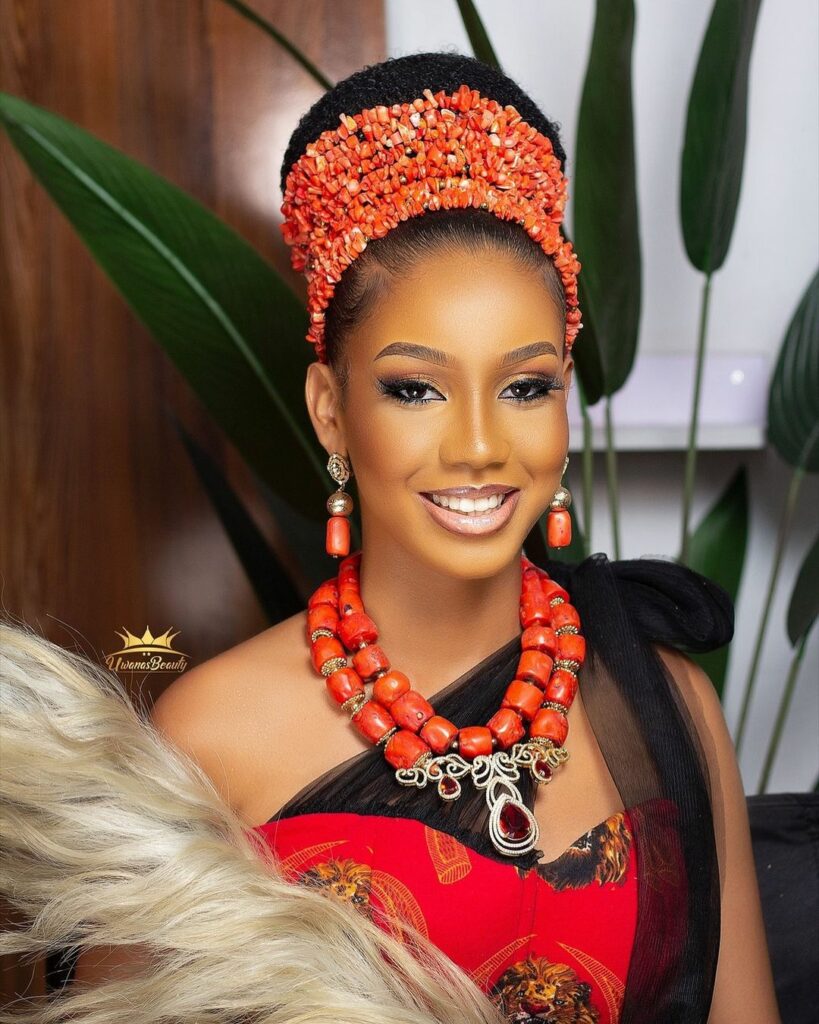 You Should Totally Check Out This Beauty Look For Your Trad Slay!