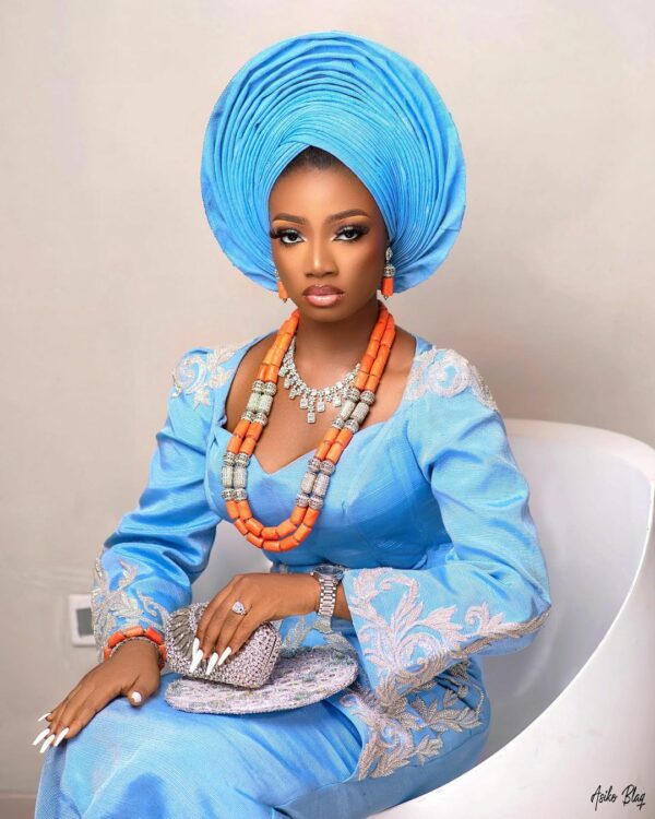 Exude Elegance & Style on Your Trad With This Beauty Look
