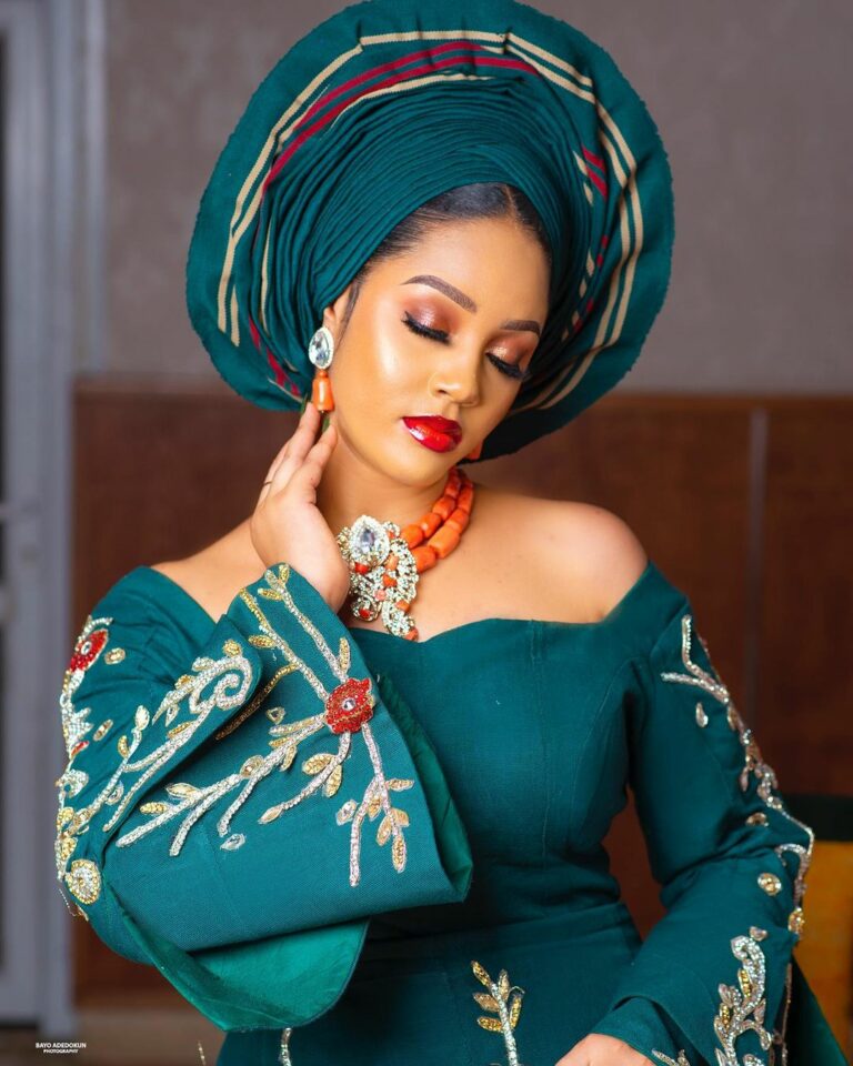 Dazzle in Green On Your Trad With This Beauty Look