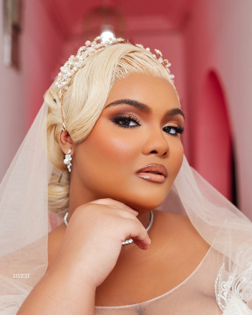 Go Blonde and Beautiful For Your White Wedding With This Unique Inspo!