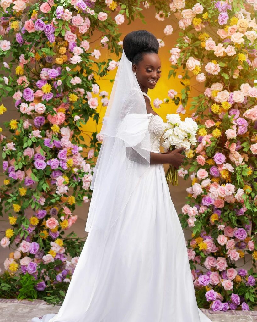 Channel Effortless Beauty on Your Big Day With This Alluring Bridal Inspo