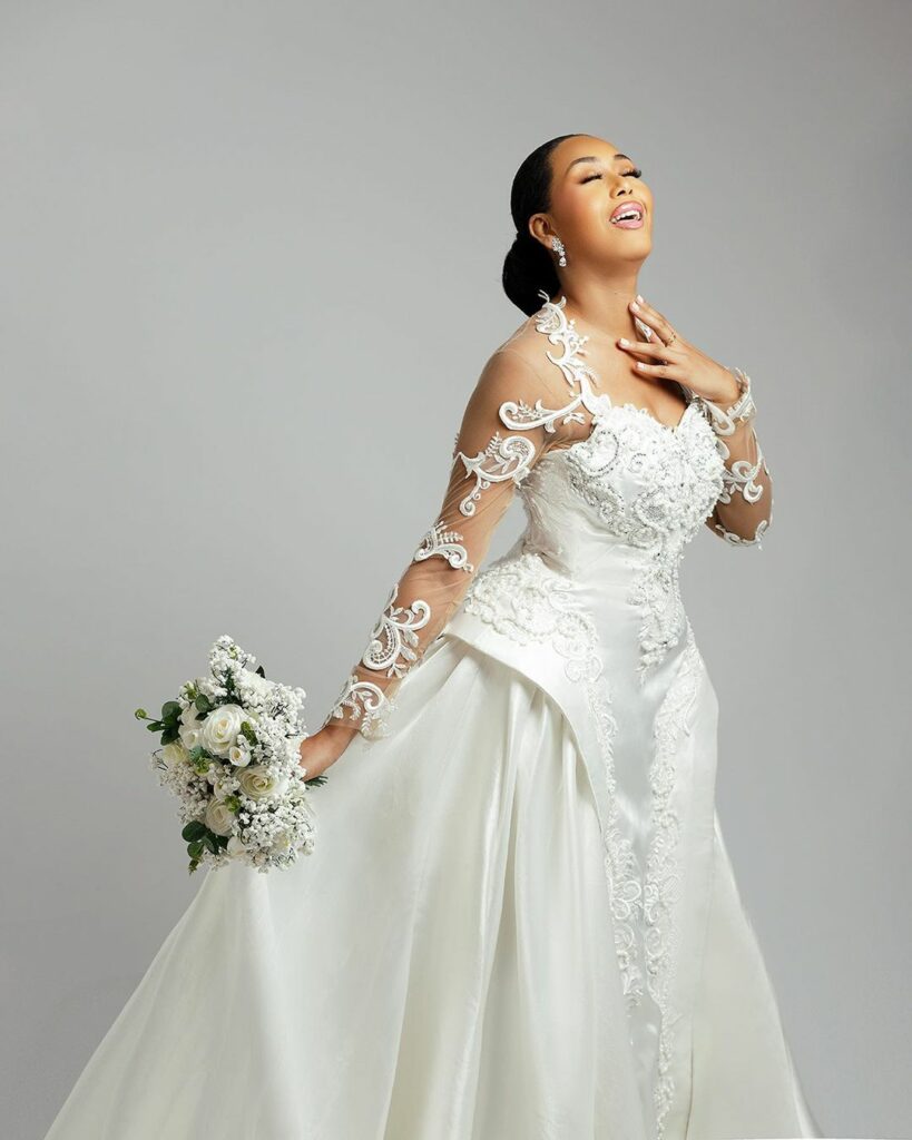 Bring That Ravishing Glow To Your White Wedding With This Beauty Look!