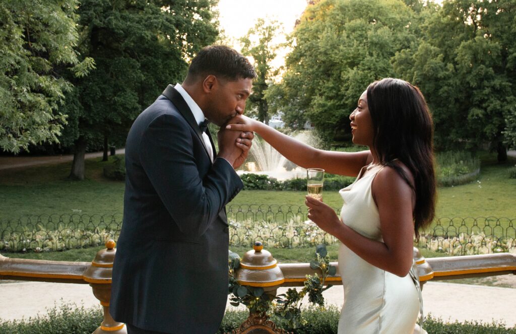 Deborah & Ritchie Went From 'Hello' at a Conference to 'Yes' in Brugge ...