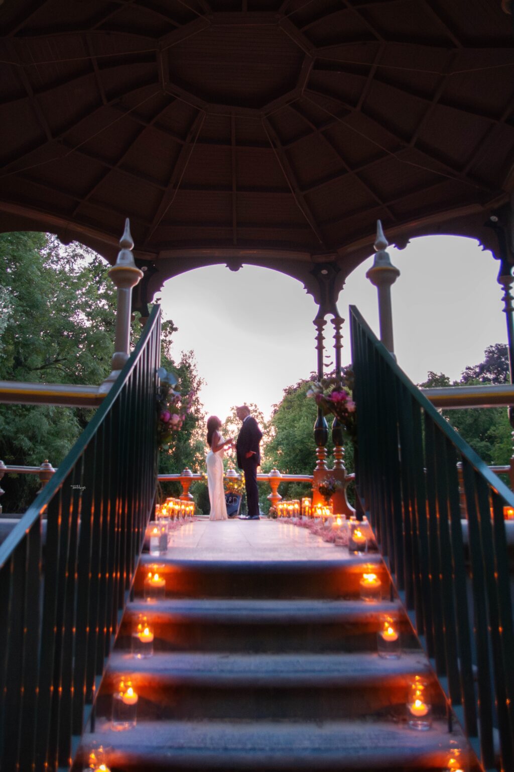 Deborah & Ritchie Went From 'Hello' at a Conference to 'Yes' in Brugge ...