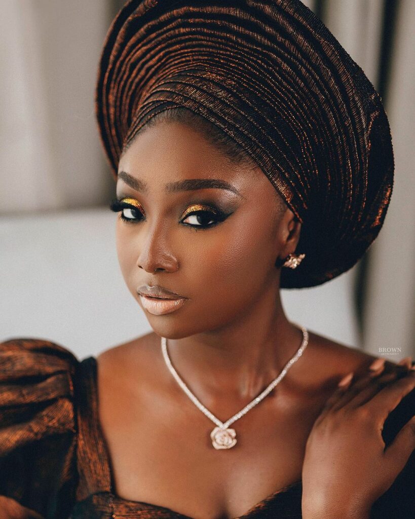 Bring That Captivating Effect To Your Trad With This Beauty Look
