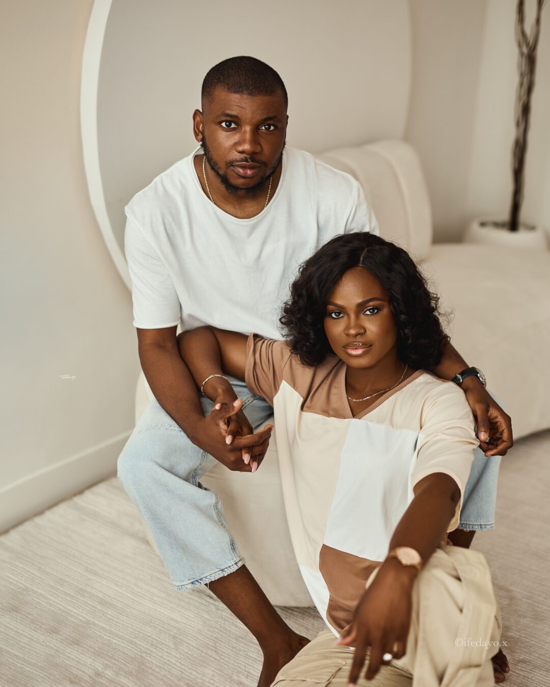 Hannah & Michael's Story Began With a DM and a Christmas Photoshoot