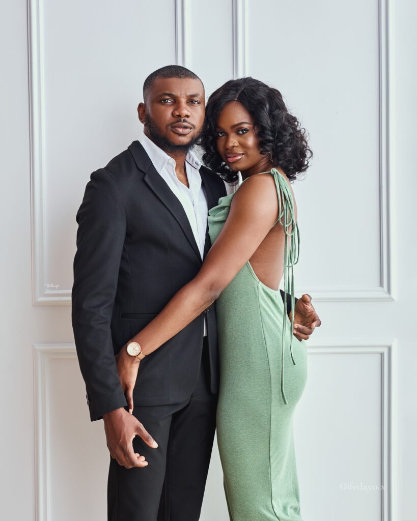 Hannah & Michael's Story Began With a DM and a Christmas Photoshoot