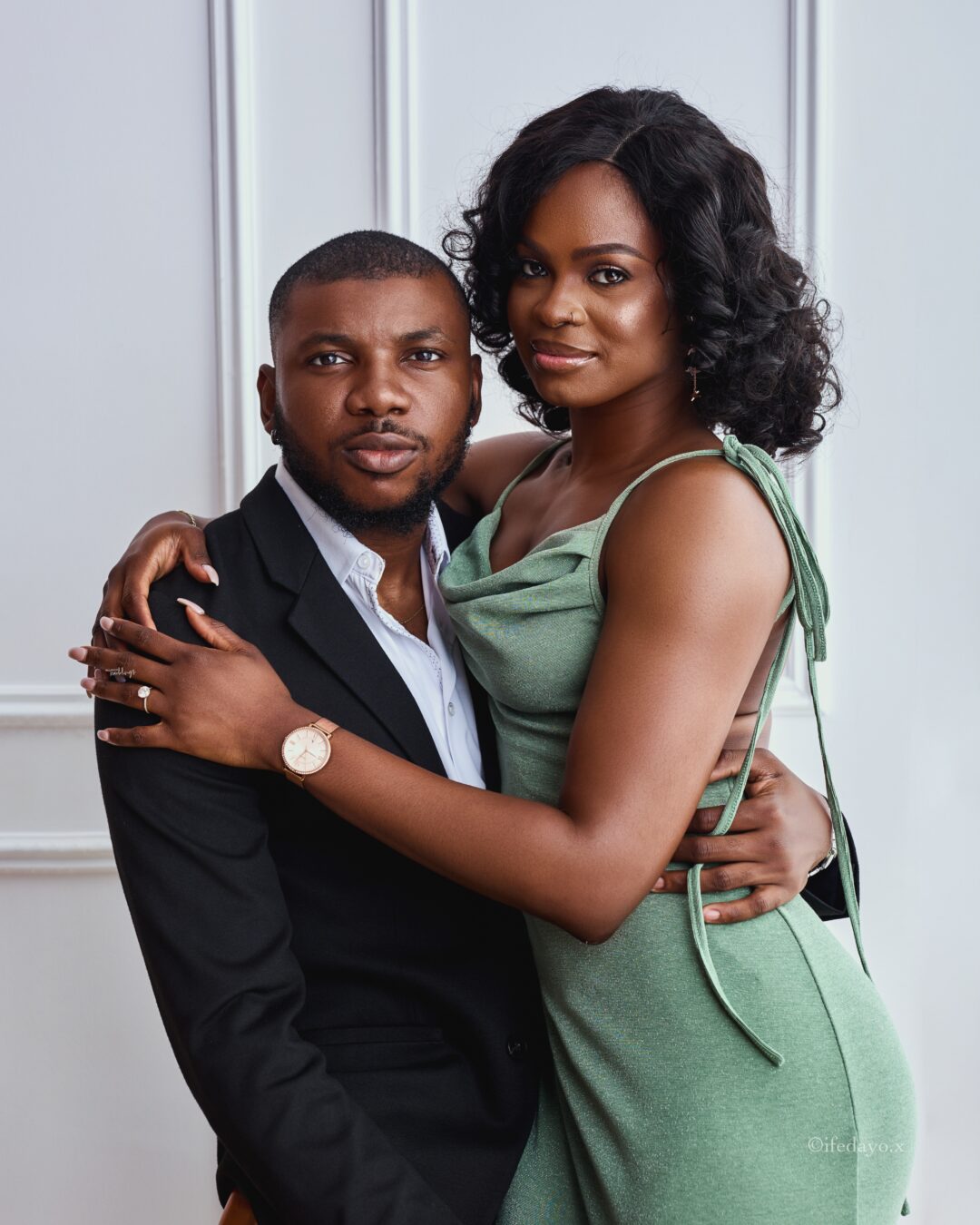 Hannah & Michael's Story Began With a DM and a Christmas Photoshoot