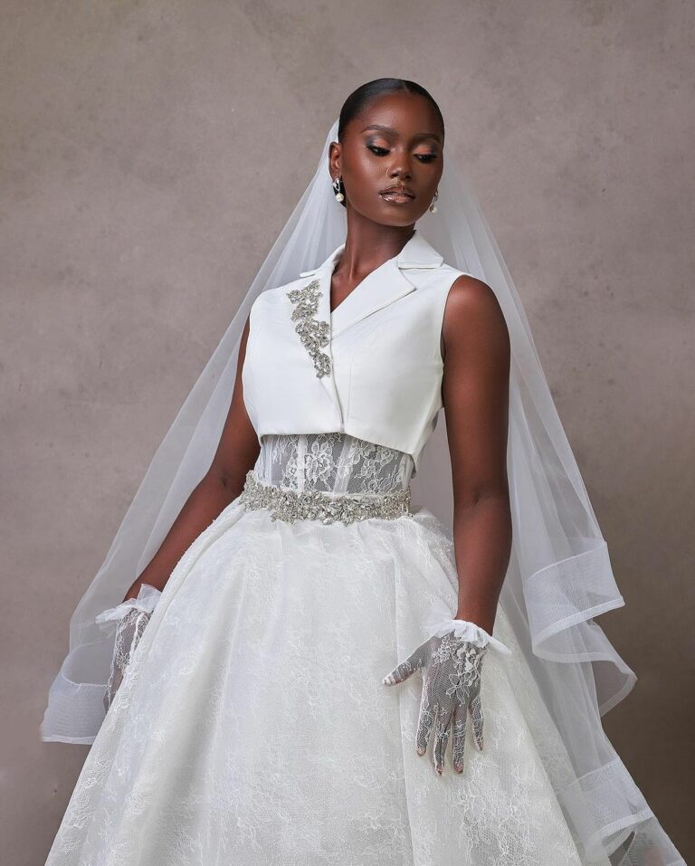 Spice Up Your White Wedding With This Super Chic Bridal Inspo