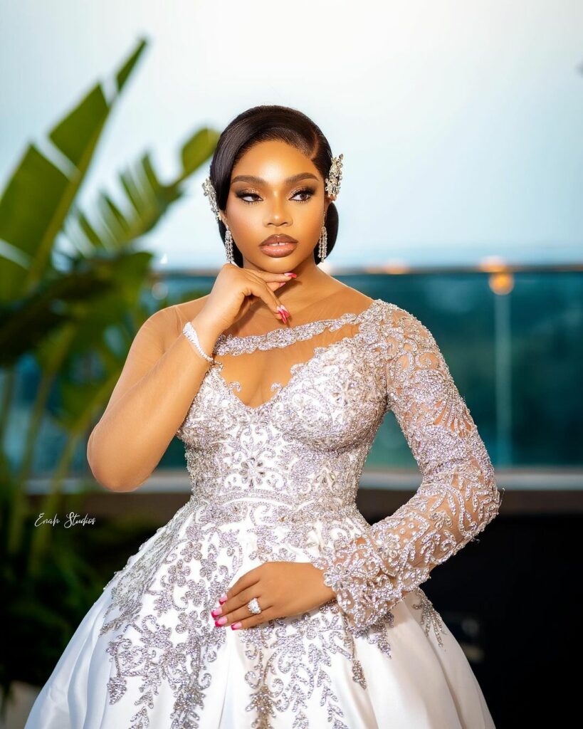 Channel Effortless Beauty on Your Big Day With This Alluring Bridal Inspo