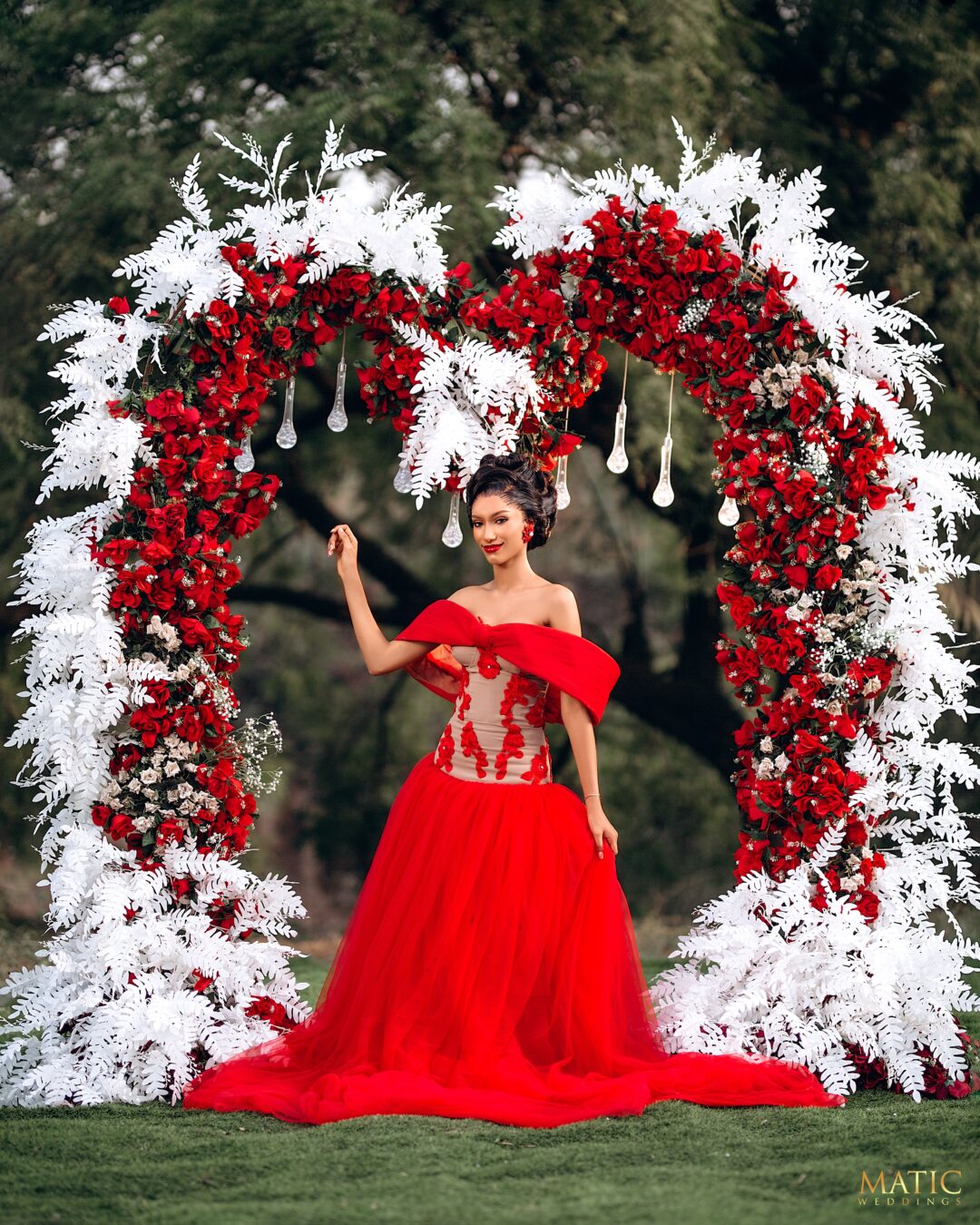 This Styled Shoot Would Bring A Romantic Feel To Your Outdoor Wedding ...