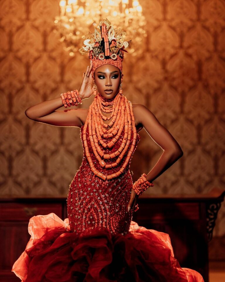 Opt For Sophistication and Elegance On Your Edo Trad With This Inspo ...