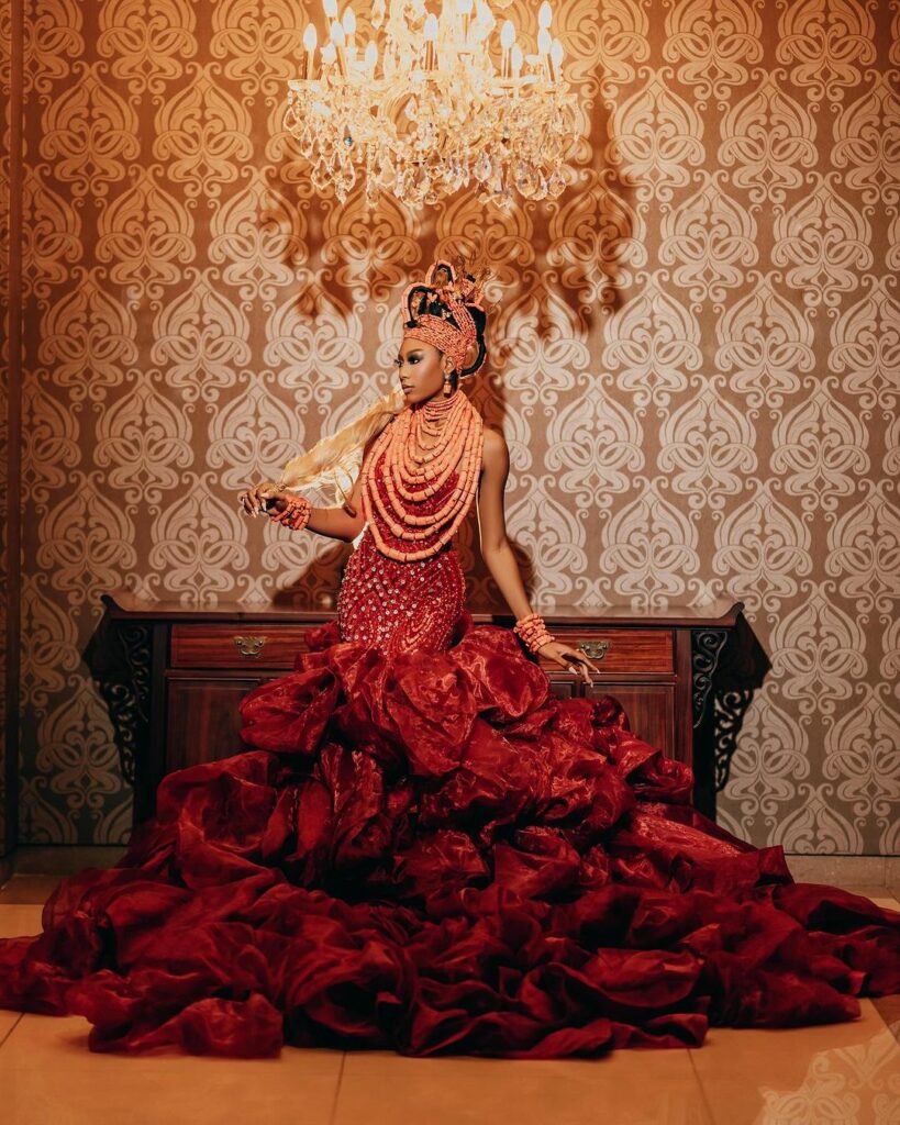 Opt For Sophistication and Elegance On Your Edo Trad With This Inspo ...