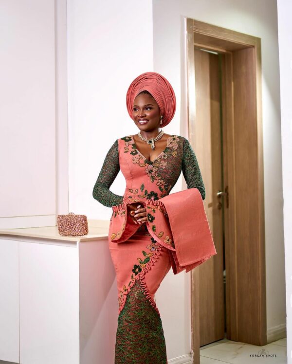 Opt For Sophistication & Elegance On Your Trad With This Inspo!