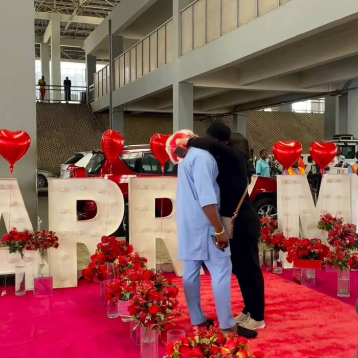 A Grand Airport Proposal! This #BNBling Will Make You Smile