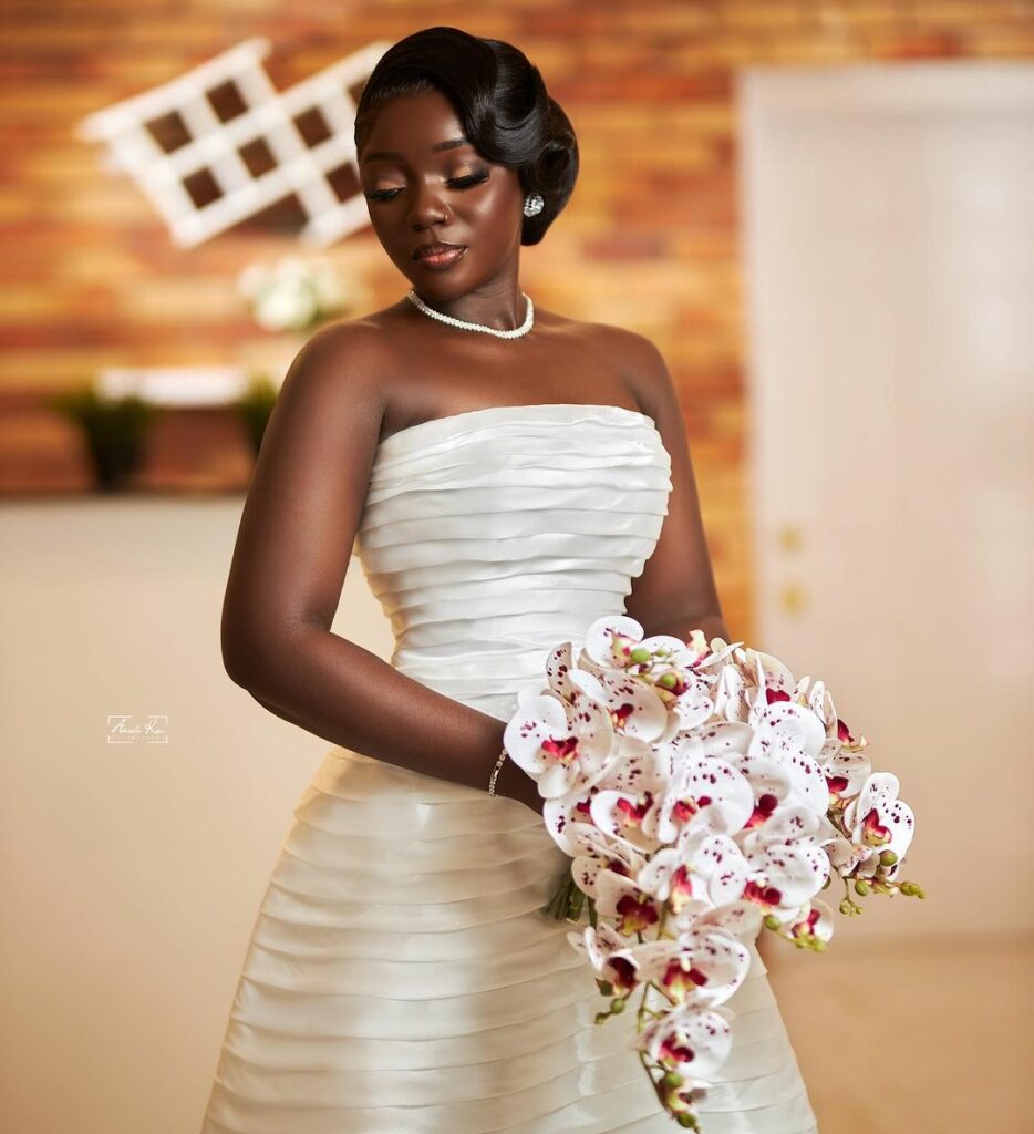 Blend Simplicity With Class On Your Civil Wedding With This Inspo ...
