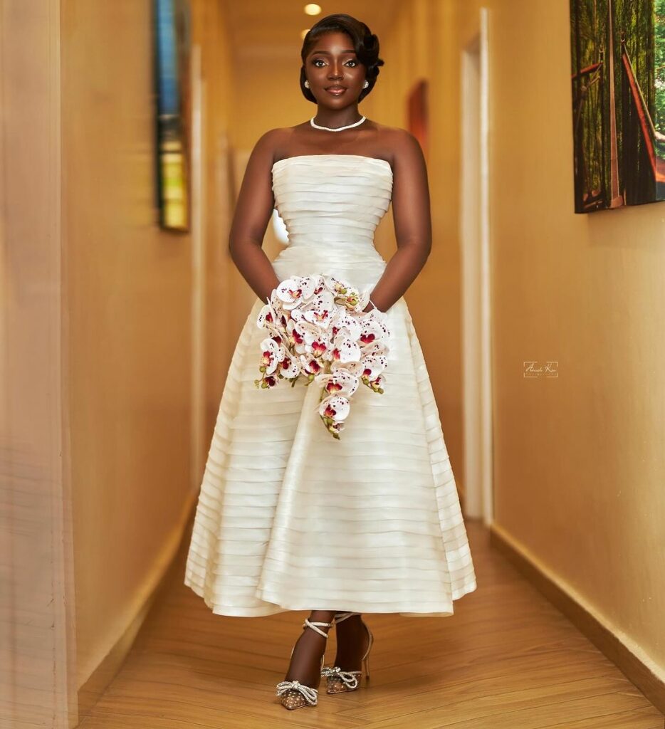 Blend Simplicity With Class On Your Civil Wedding With This Inspo ...