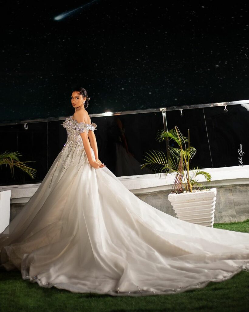 Bring a Captivating Effect to Your Big Day With This Lovely Inspo