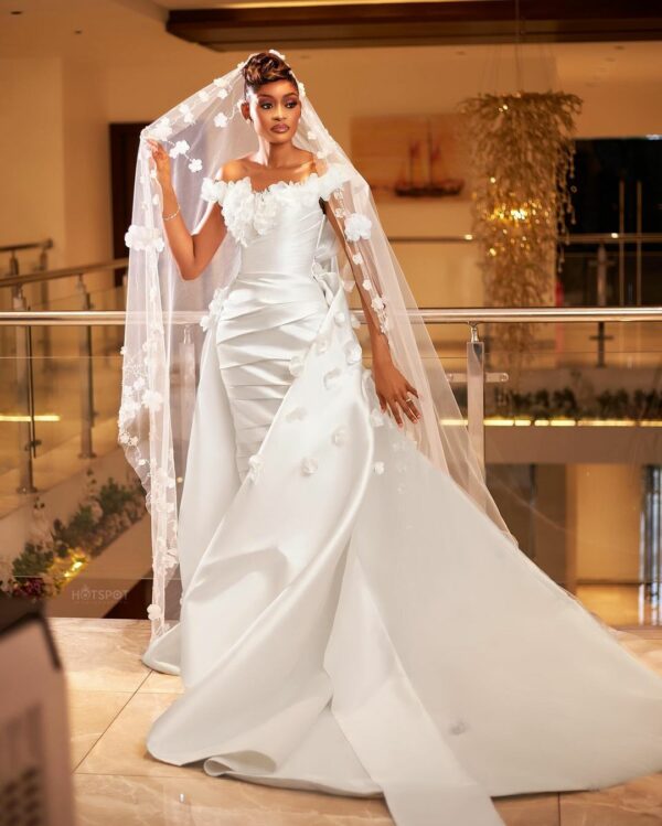Activate Your Bridal Glow With this Sultry White Wedding Inspo